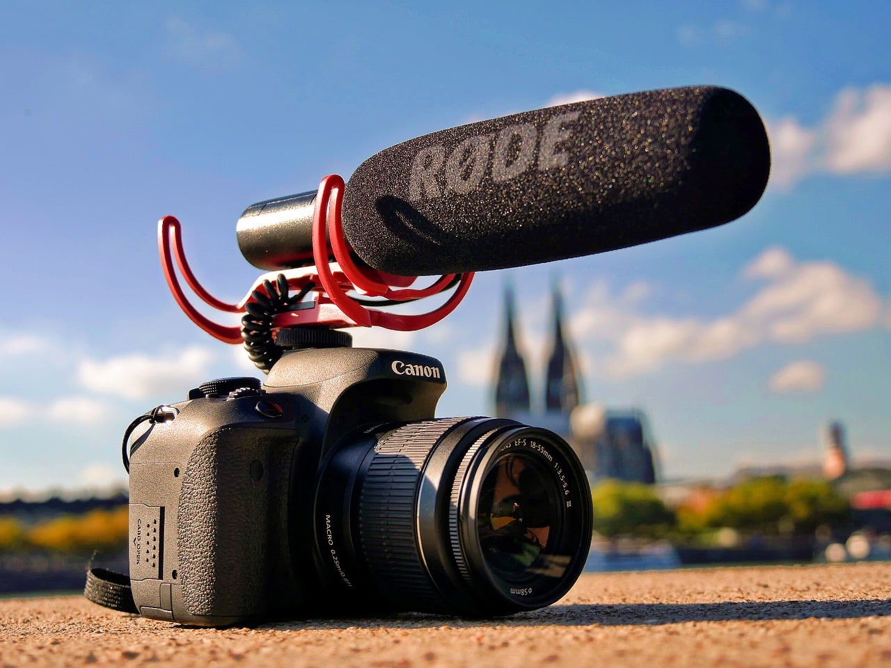 Choosing the Right Microphone for Your Canon Camera - TechnoWifi