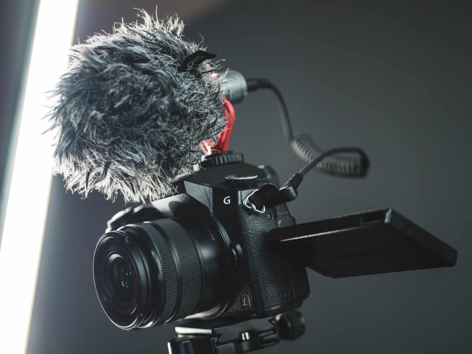 Choosing the Right Microphone for Your Canon Camera - TechnoWifi
